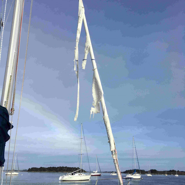 Why choose a genoa cover rather than an anti UV band?